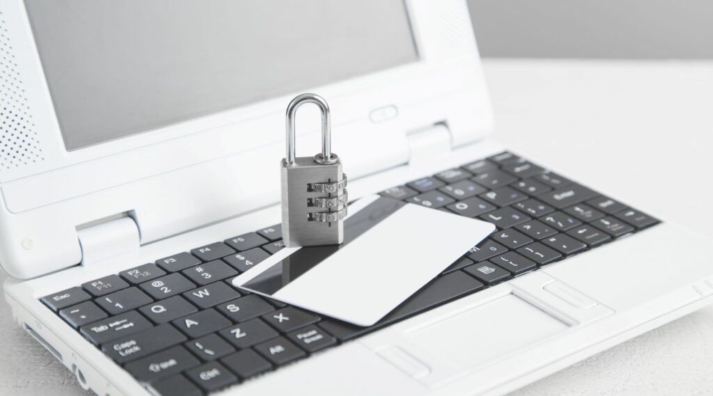 Antifraude: o que é e benefícios para sua empresa. - Cedro Technologies